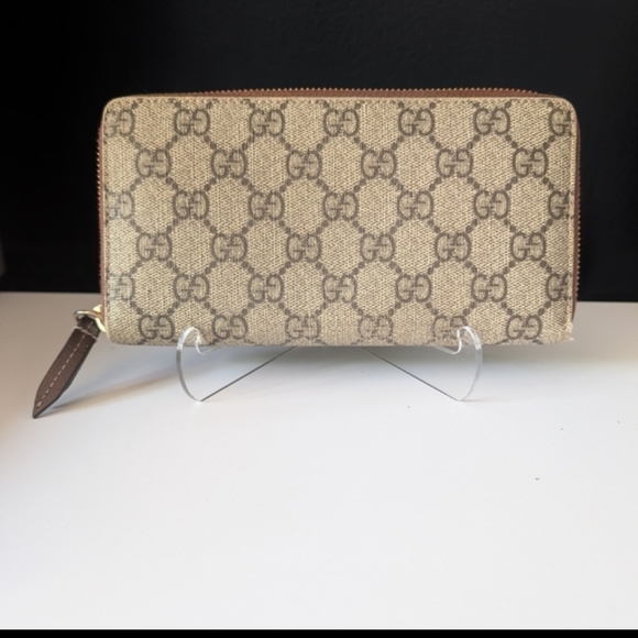 Gucci | Bags | Authentic Gucci Gg Supreme Brown Monogram Zip Wallet ...